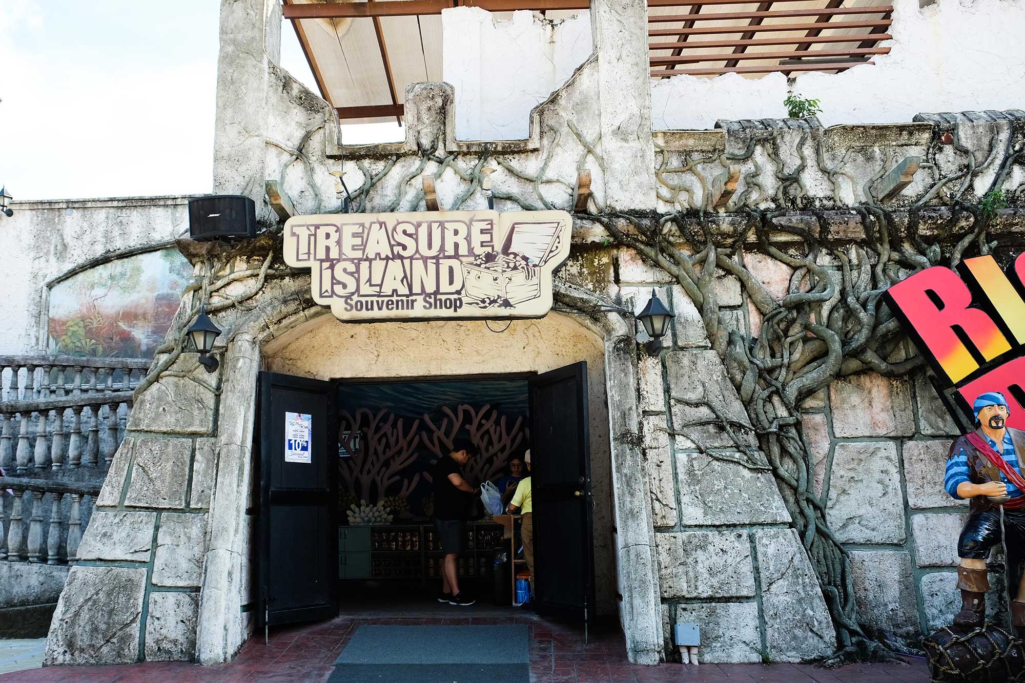 Shopping – Enchanted Kingdom